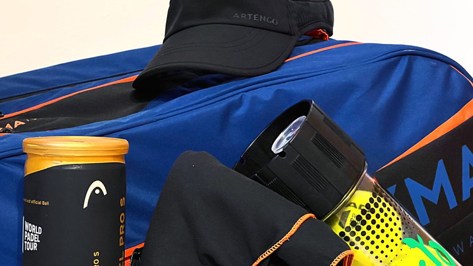 5+1 accesorios imprescindibles para jugar a pádel - Padel Watch